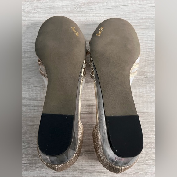easy street | Shoes | Easy Streets Tarrah Gold Wedge Golden Sandals ...